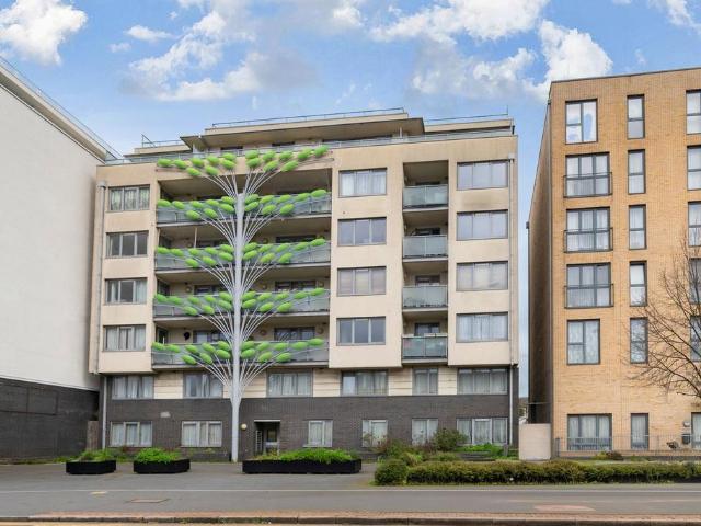 2 bedroom flat for sale