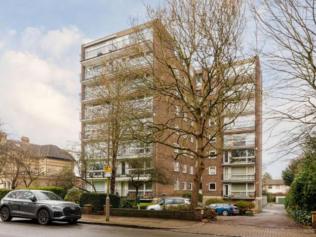 2 bedroom flat for sale