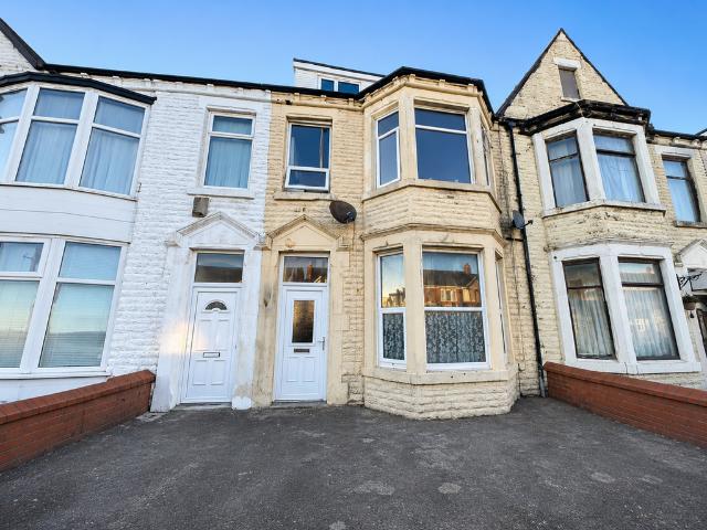 2 bedroom flat for sale