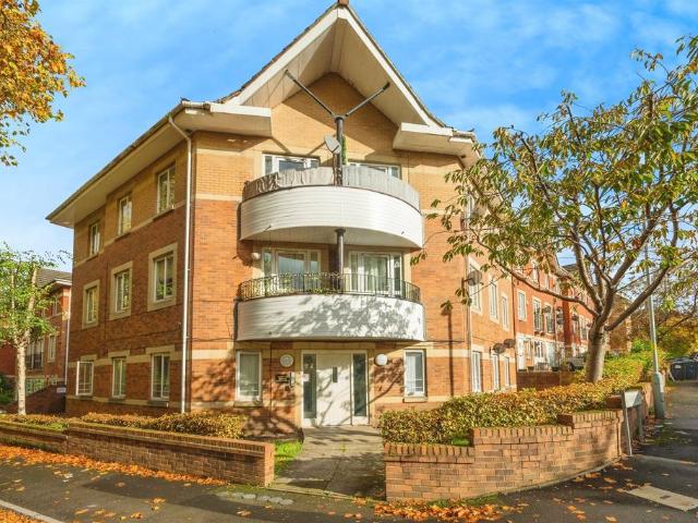 2 bedroom flat for sale