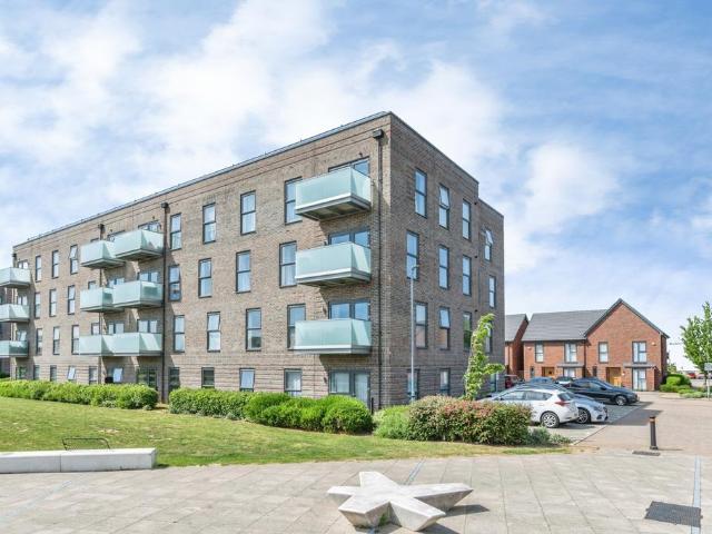 2 bedroom flat for sale