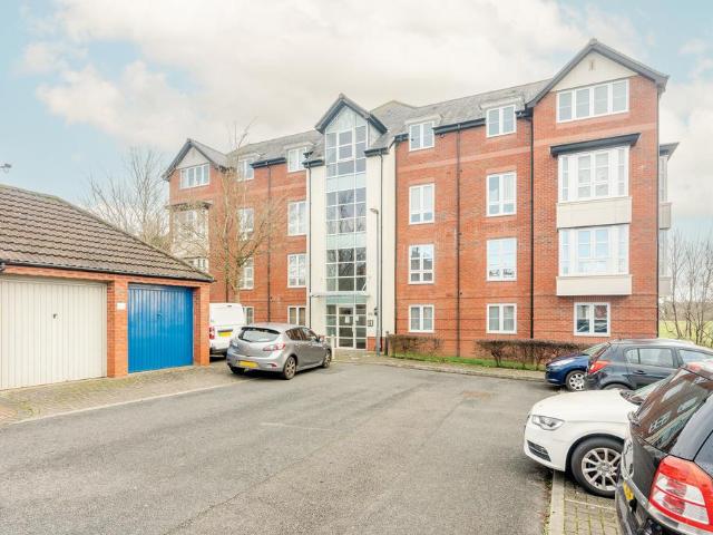 2 bedroom flat for sale
