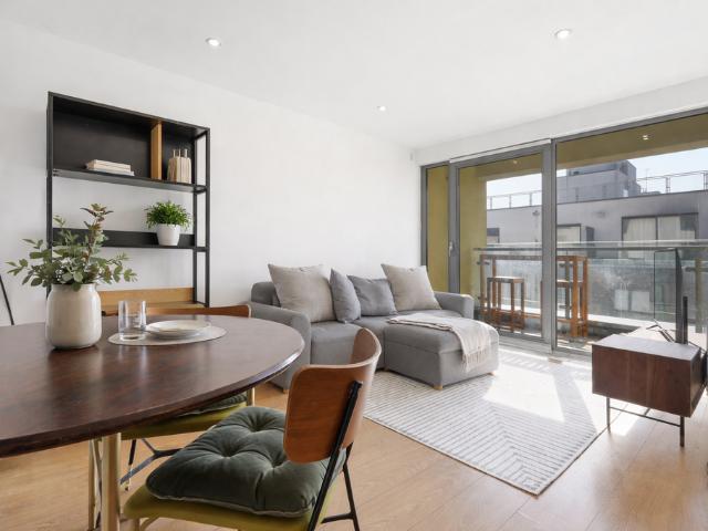 2 bedroom flat for sale