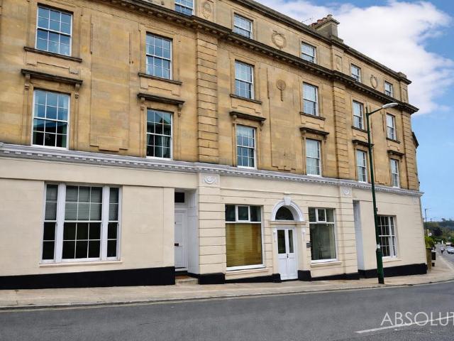 2 bedroom flat for sale