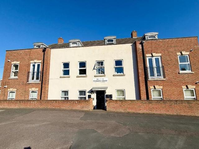 2 bedroom flat for sale