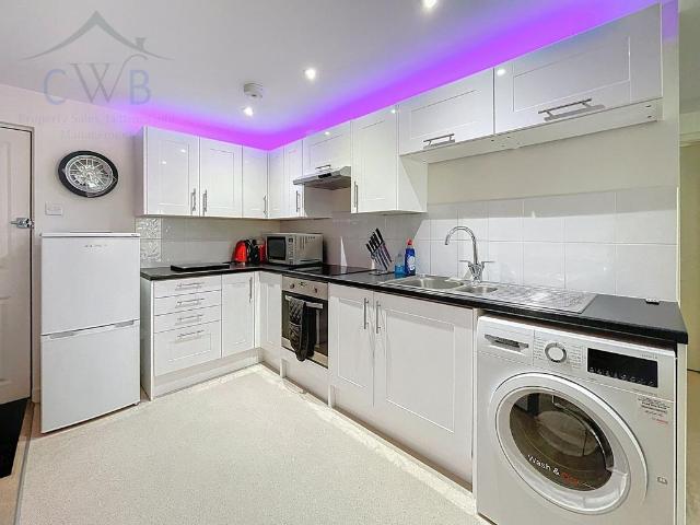 2 bedroom flat for sale