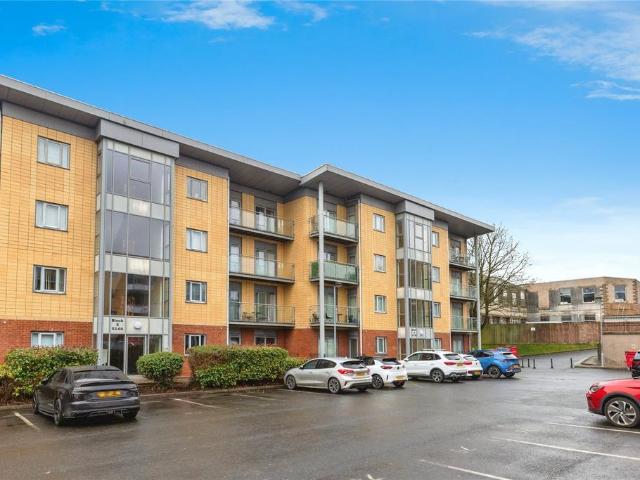 2 bedroom flat for sale