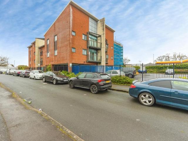 2 bedroom flat for sale