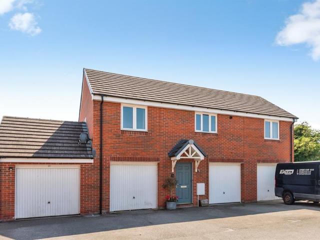 2 bedroom coach house for sale