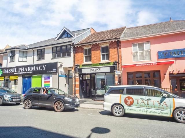 2 bedroom flat for sale
