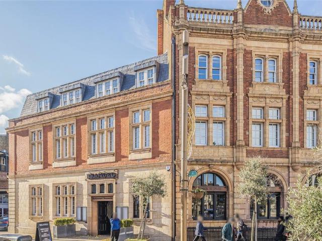 2 bedroom flat for sale