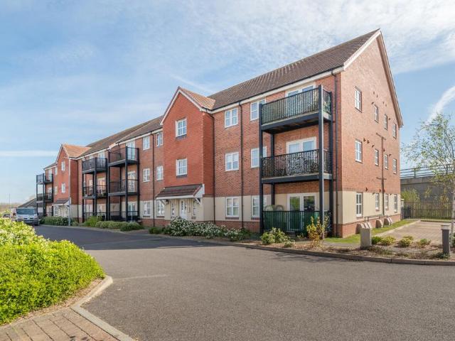 2 bedroom flat for sale