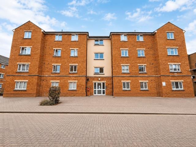 2 bedroom flat for sale