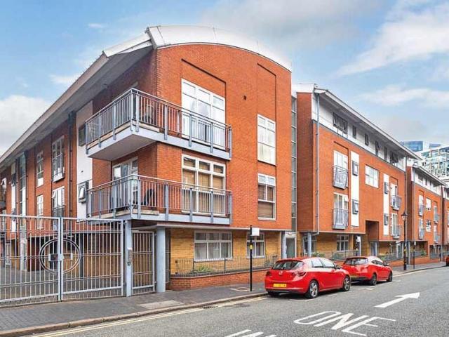 2 bedroom flat for sale