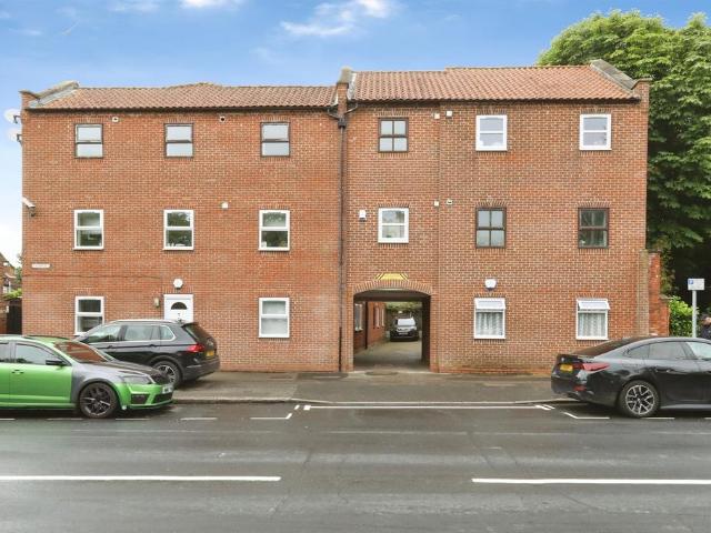 2 bedroom flat for sale