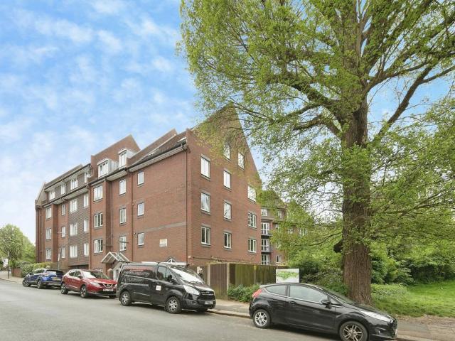 2 bedroom flat for sale