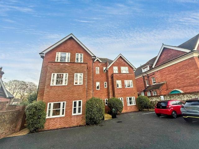 2 bedroom flat for sale