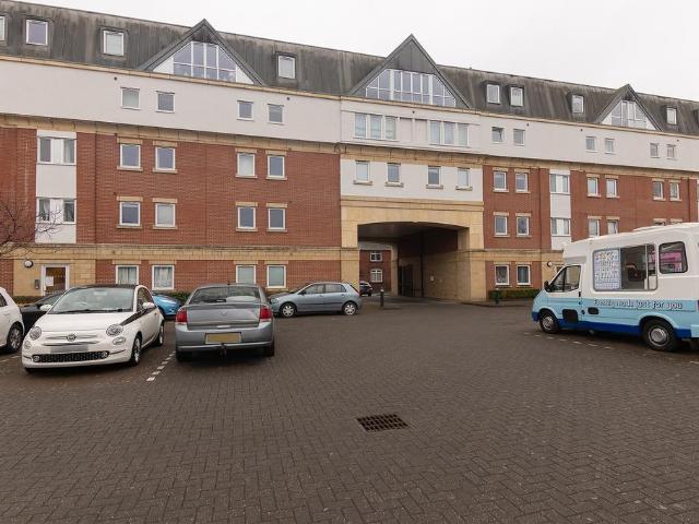 2 bedroom flat for sale