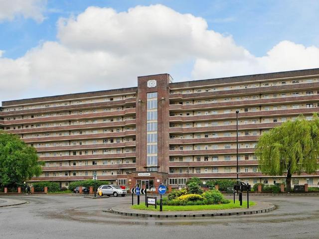 2 bedroom flat for sale