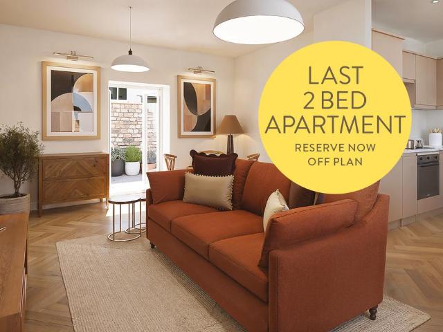 2 bedroom flat for sale