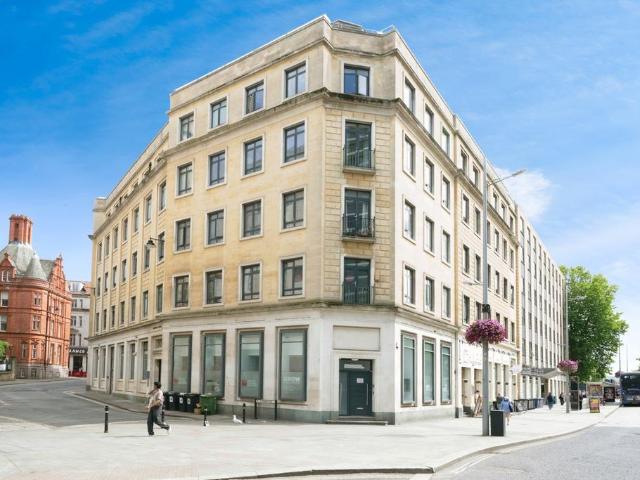 2 bedroom flat for sale