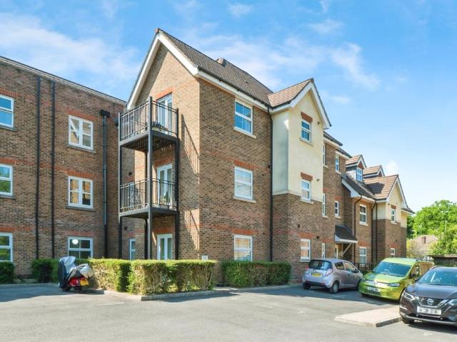2 bedroom flat for sale