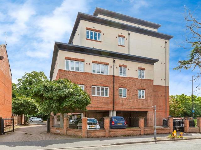 2 bedroom flat for sale
