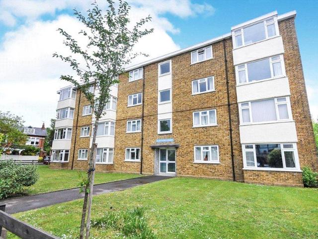 2 bedroom flat for sale