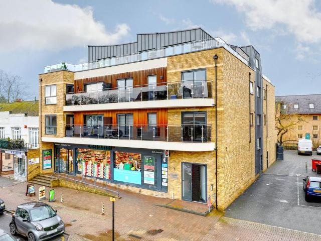 2 bedroom flat for sale