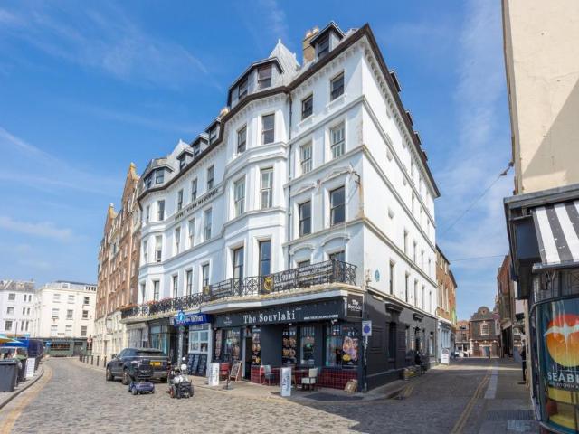 2 bedroom flat for sale