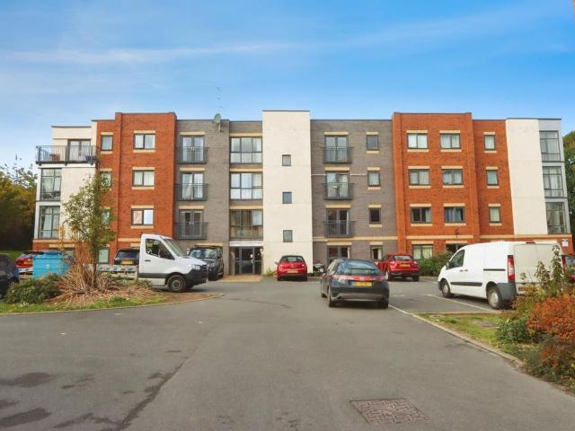 2 bedroom flat for sale