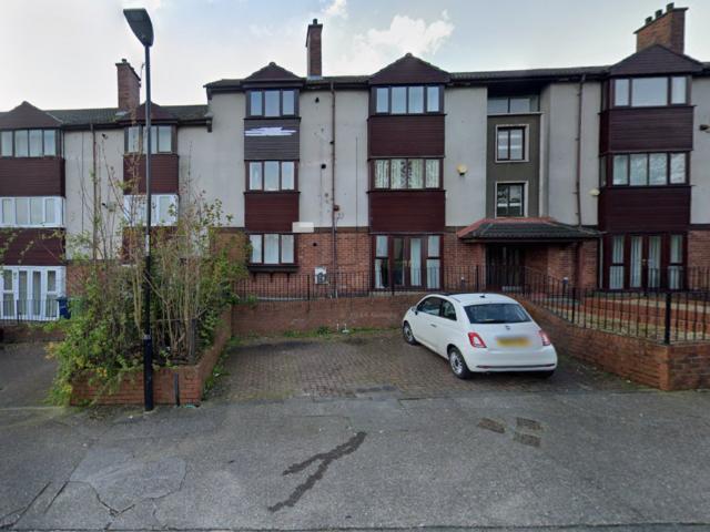 2 bedroom flat for sale