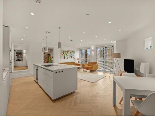2 bedroom flat for sale