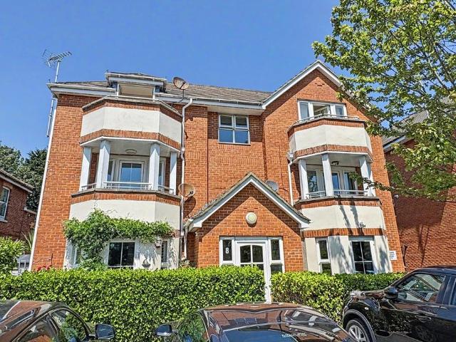2 bedroom flat for sale