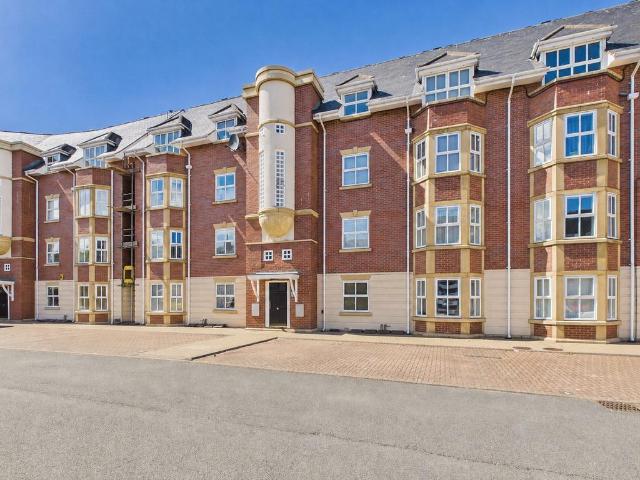 2 bedroom flat for sale