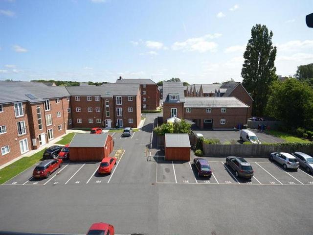 2 bedroom flat for sale