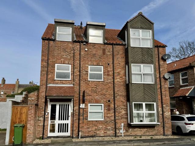 2 bedroom flat for sale
