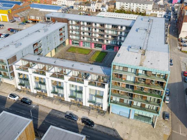 2 bedroom flat for sale