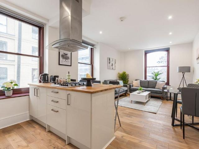 2 bedroom flat for sale