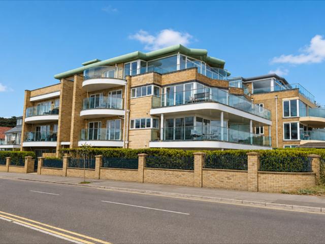 2 bedroom flat for sale