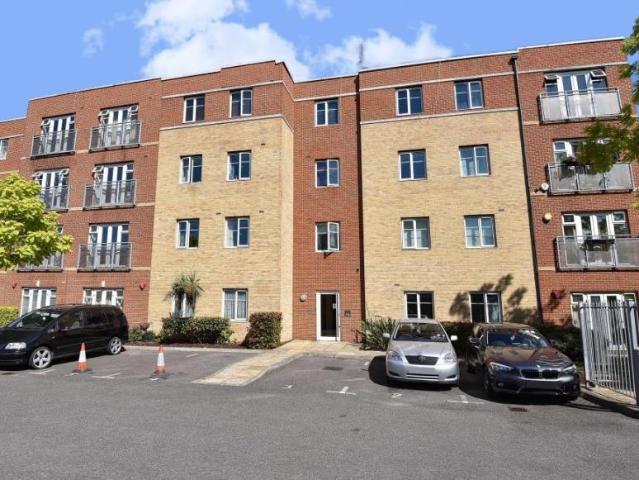 2 bedroom flat for sale