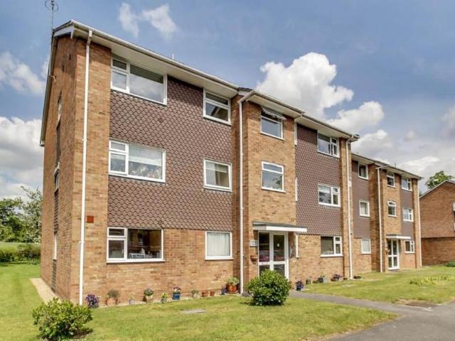 2 bedroom flat for sale