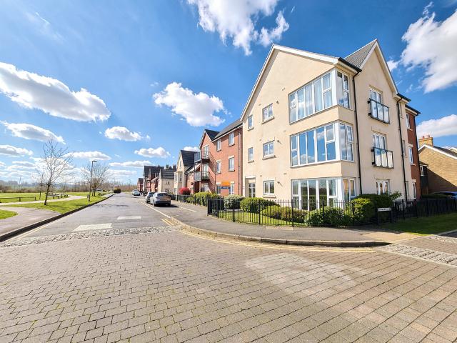 2 bedroom flat for sale