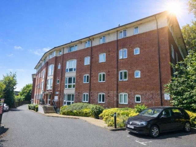 2 bedroom flat for sale