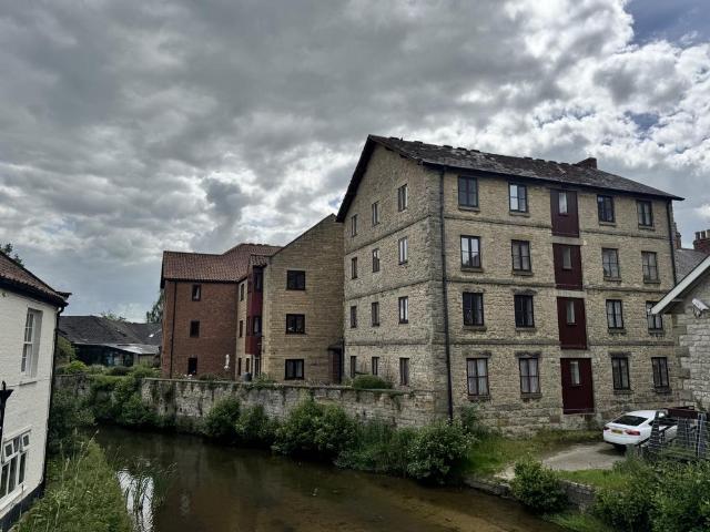 2 bedroom flat for sale