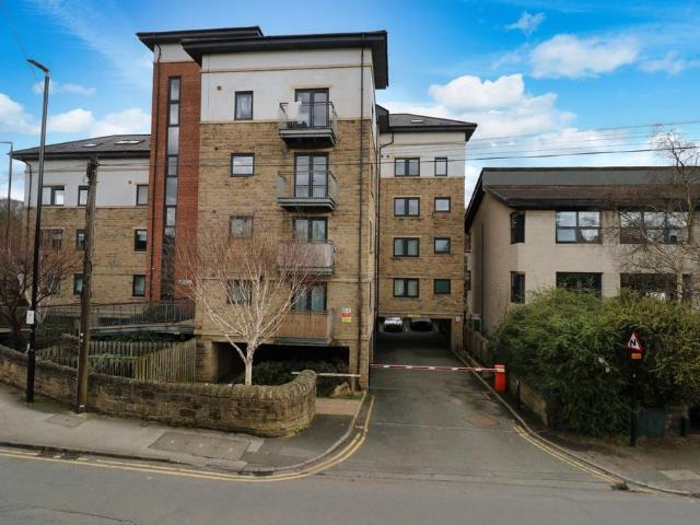 2 bedroom flat for sale