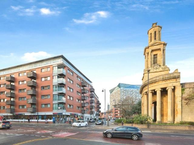 2 bedroom flat for sale