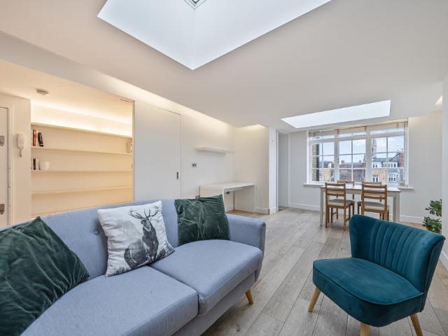 2 bedroom flat for sale