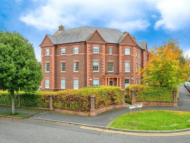 2 bedroom flat for sale