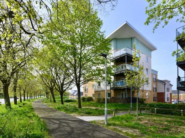 2 bedroom flat for sale